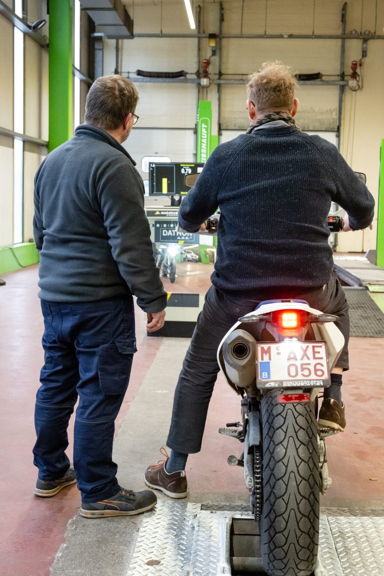 De motorfietskeuring gekeurd - Motorrijder